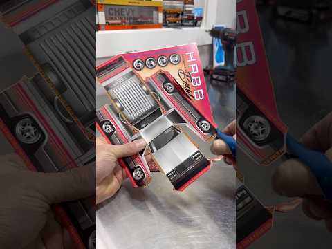 This from @hotrodsbyboyd - I think I need to stick to diecast π
#hrbb #papercraft #hotrodart