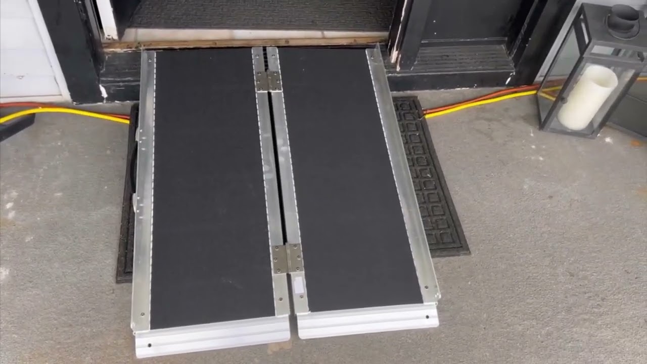 HOMCOM Wheelchair Ramp 6FT, Folding Aluminum Threshold Ramp with Non-Slip Surface