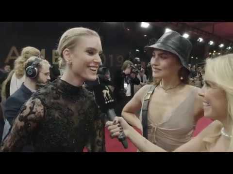 BAMBI 2019: Interview mit den Models Kim Hnizdo und Elena Carrière