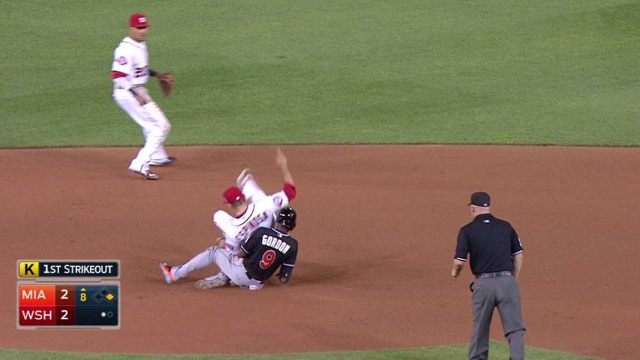 MIA@WSH: Gordon swipes second base