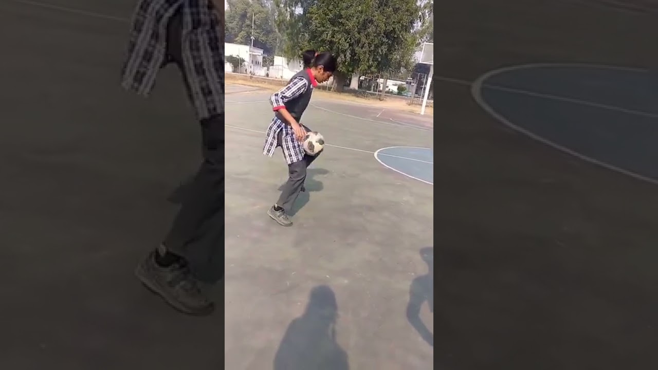 kv girl with awesome football🔥🔥 freestyle ⚽#kvs #viral #tricks   #schoolkids FT. tanisha Gupta