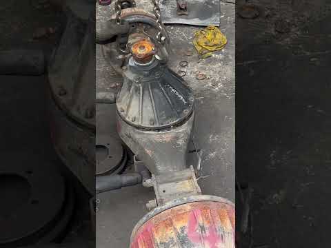Isuzu Npr diff #isuzu #truck