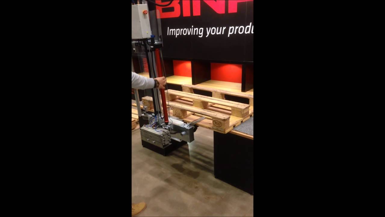 Pallet Handling by Stacking and Interlocking them