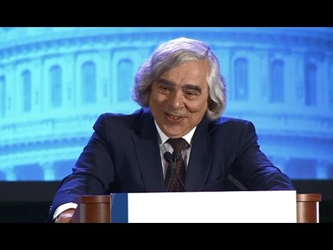 Dr. Ernest Moniz, U.S. Secretary of Energy, Recognizing AEE's CEM® Program