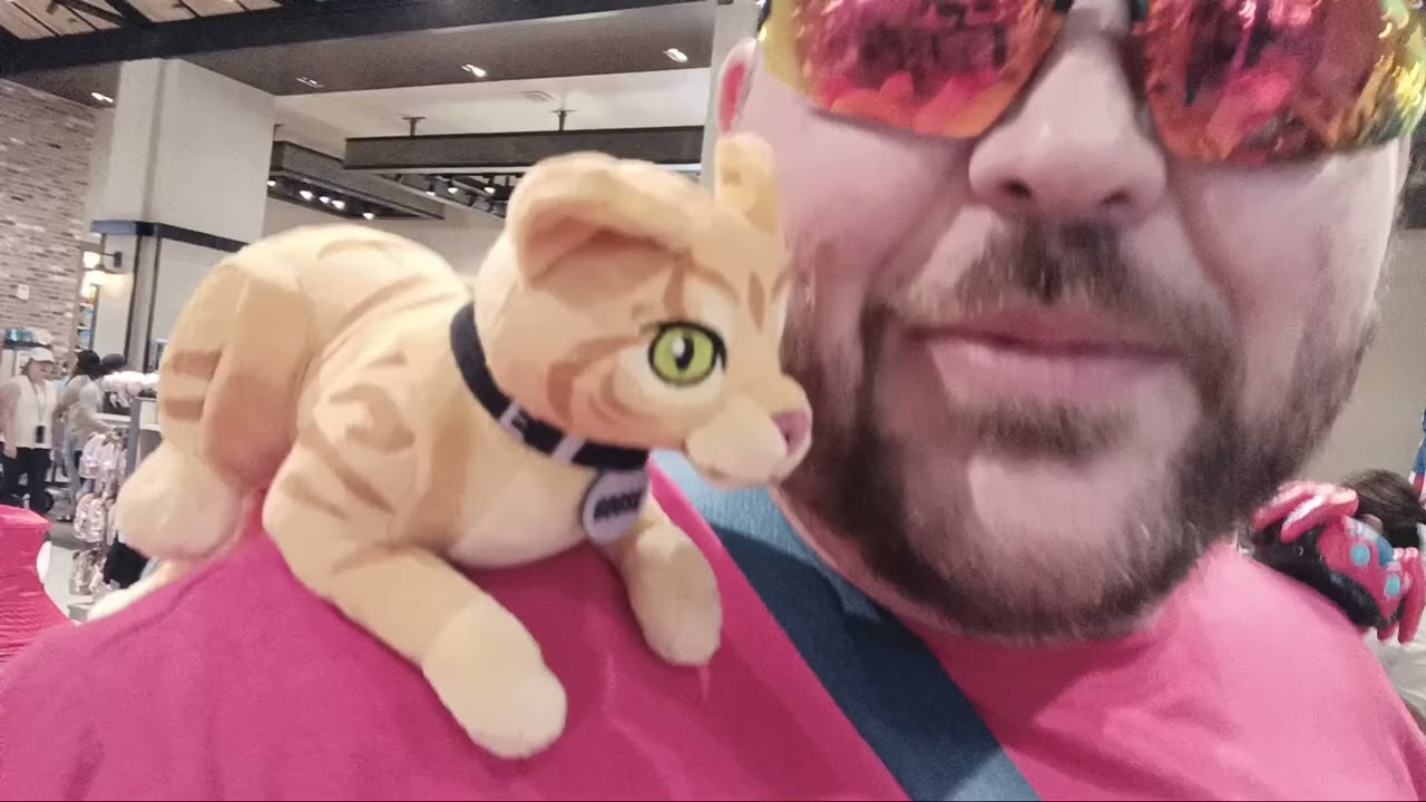The hunt for Zazu from the lionking! New shoulder buddy hunter episode. Lion king 30th anniversary.
