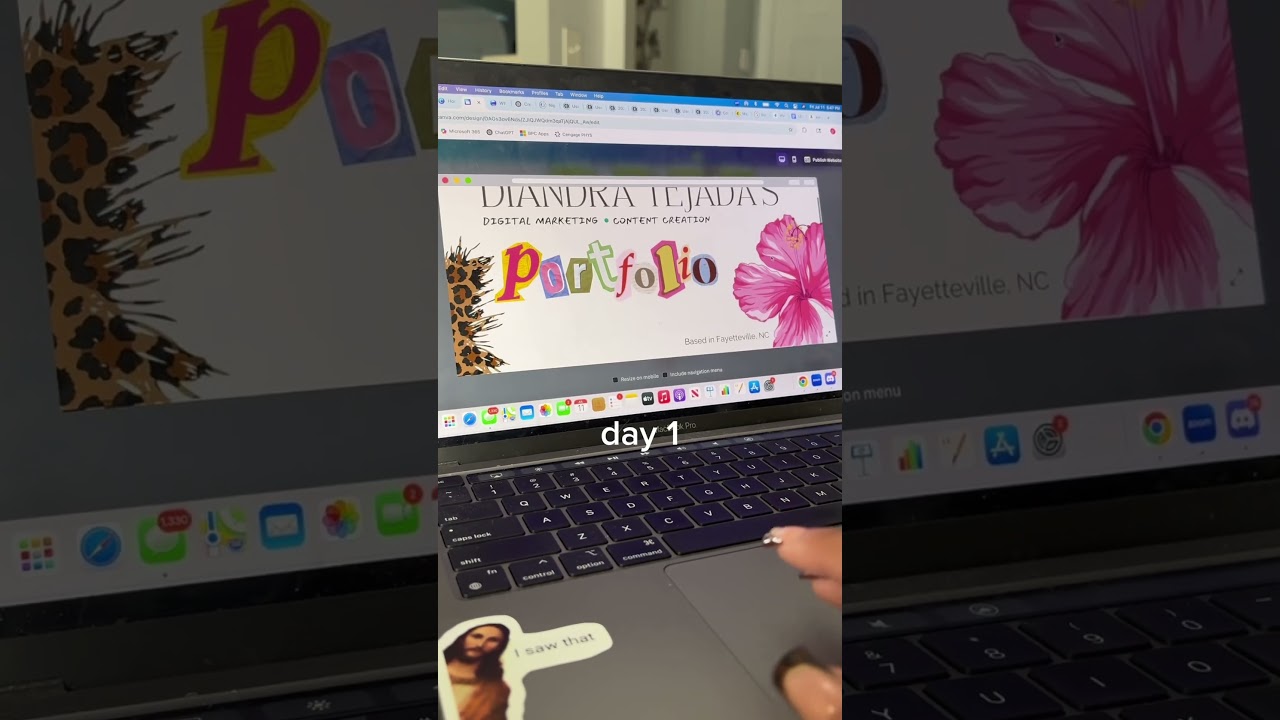 making my marketing portfolio 🥹💗 #internship #collegelife #marketing #lifestyle #content creator t