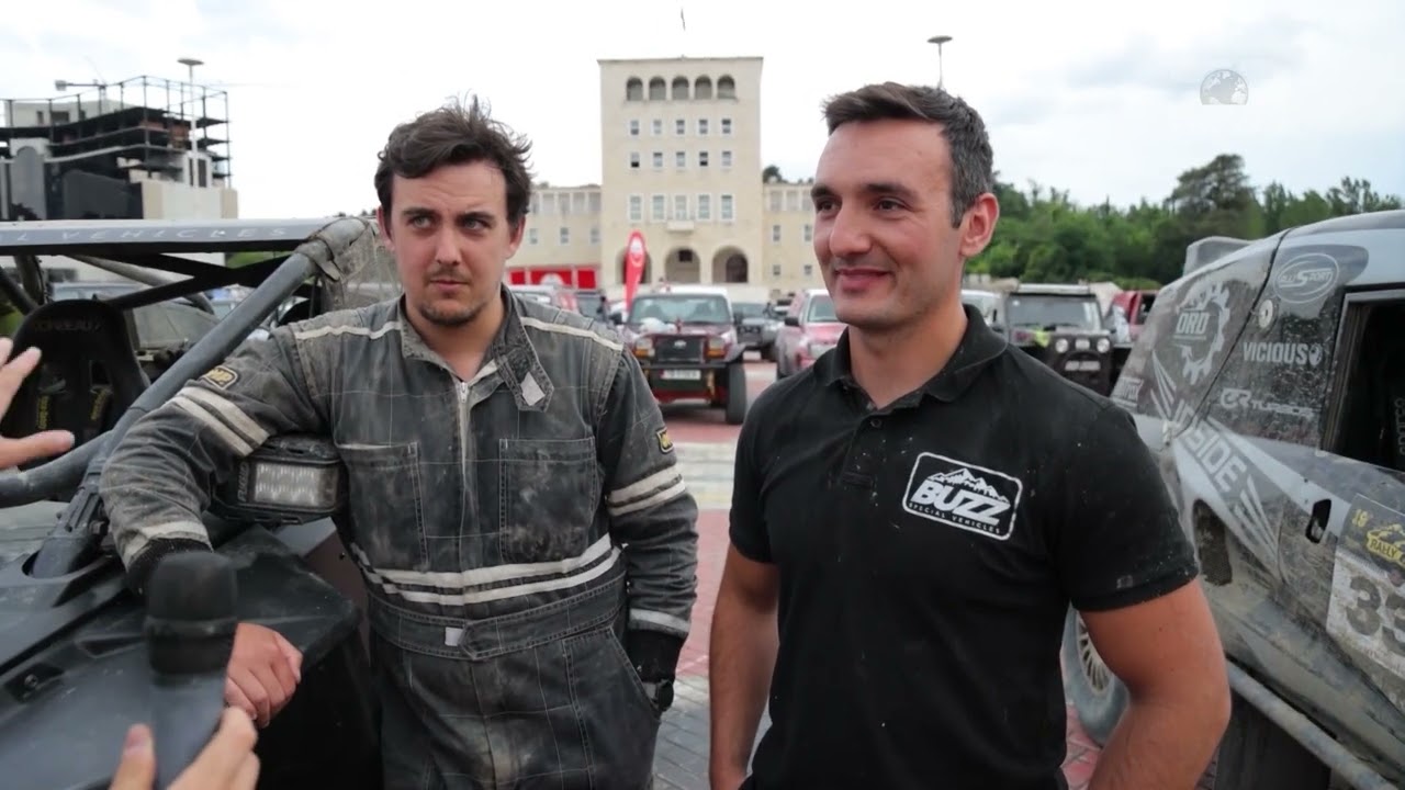 Makina ju kthye përmbys, si ja dolën londinezët në Rally Albania – N ... Makina ju kthye përmbys, si ja dolën londinezët në Rally Albania – N ...