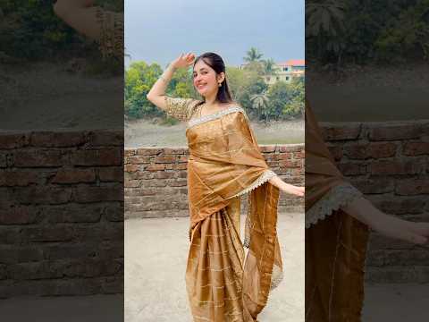 শাড়িতে কেমন লাগে আমায়? 😌
