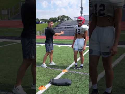 Become the BEST defensive end with this tipπβοΈ #football