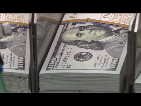 Saving your money and your New Year's resolutions | Stretching Your Dollar