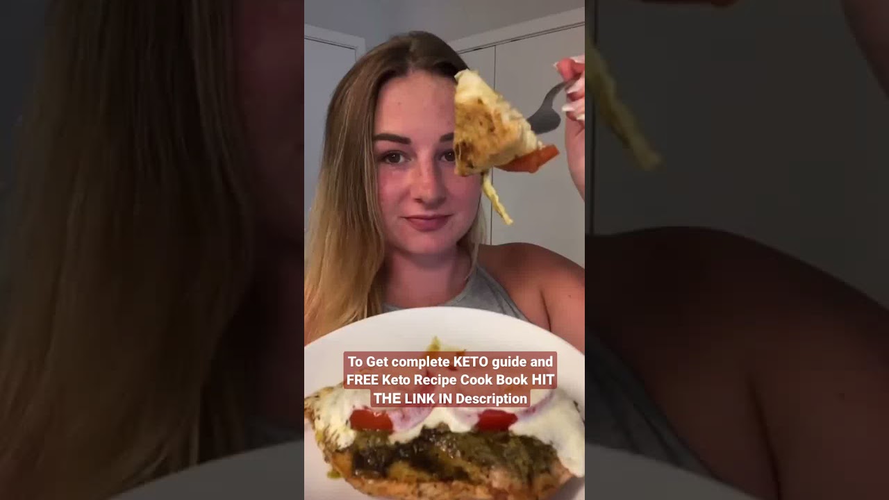 Caprese Chicken 😋 | Super Easy and Delish Keto Recipe | Low carb Recipes #shorts #keto #ketorecipes