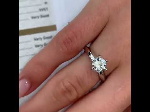 Wonderful 1 Carat Round diamond Engagement Ring