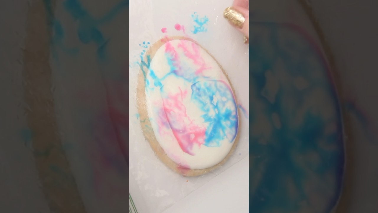 Watercolor Easter egg cookies 🐰 #cookies #cookiedecorating #sugarcookies #royalicing