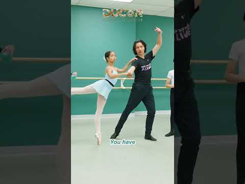 Correct Distance Between Dancers in Pas De Deux