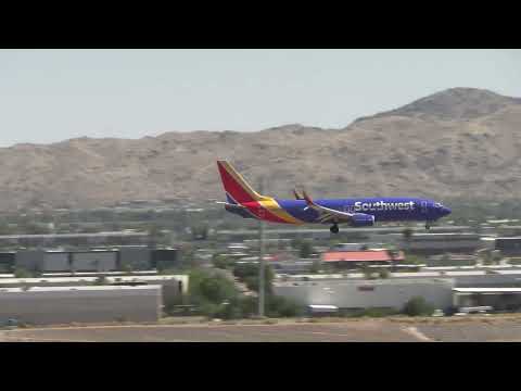 Southwest airlines Landing at PHX sky harbor