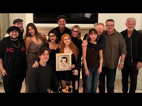 Sofia Vergara Hosts Modern Family Reunion and Honors Star Who Couldn't Attend