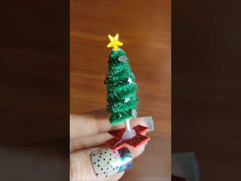 Make a Mini Christmas Tree at Home!