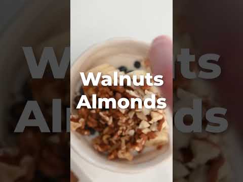 Berry Bowl: What to Eat for Breakfast on a Plant-based Diet | Nutritarian Recipes #shorts
