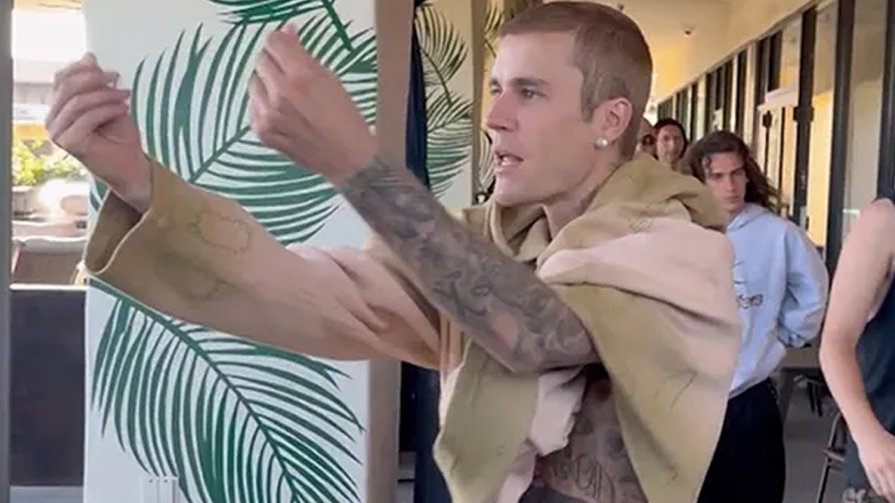 Justin Bieber’s Bizarre Behavior at Coachella Has Fans Worried