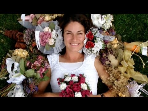 Utah woman hopes to break world record of bridal bouquet catches