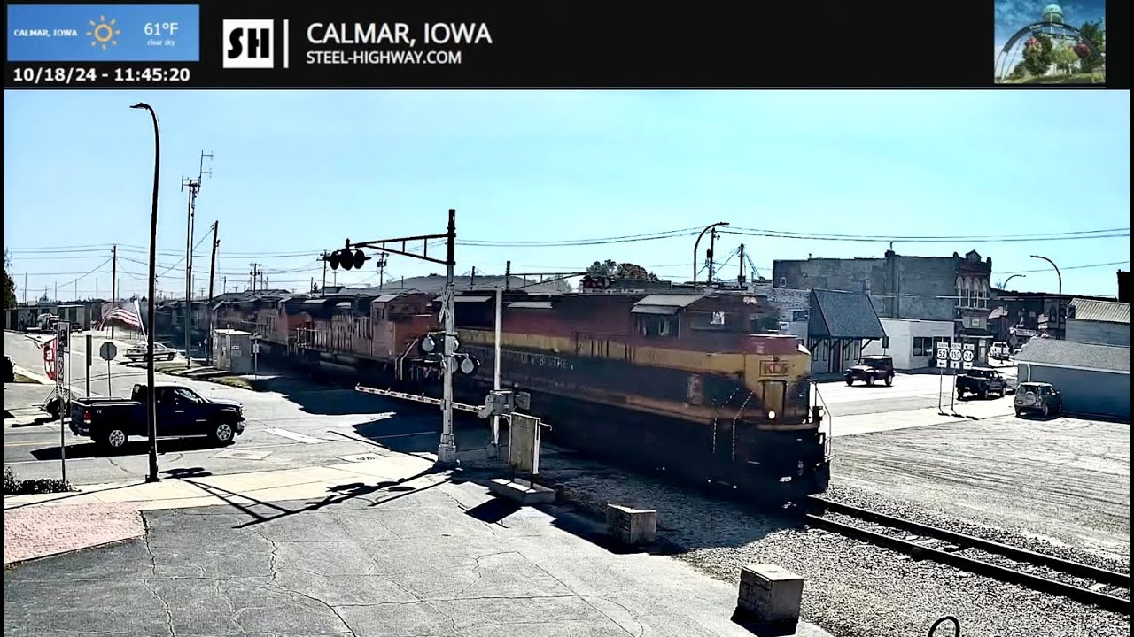 Mills Tower Live Railcam - US Webcams