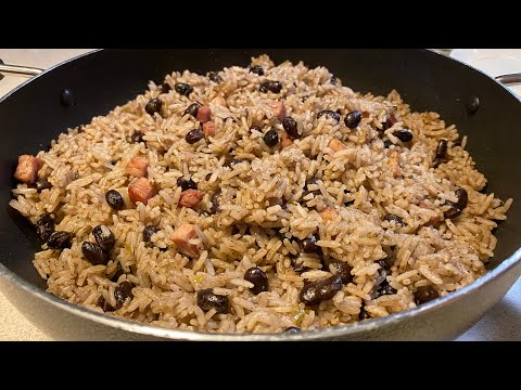 HOW TO MAKE SPANISH RICE WITH BLACK BEANS.