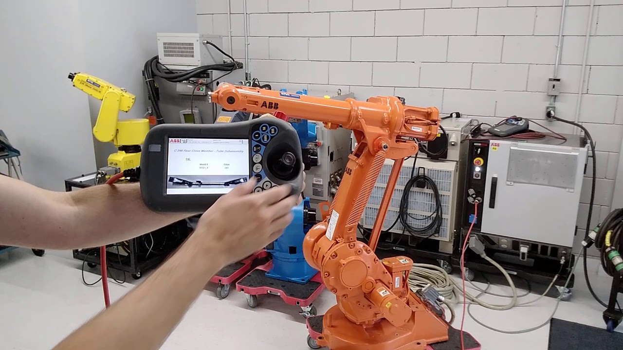 404905-1 - ABB Teach Pendant - 3HAC028357-001