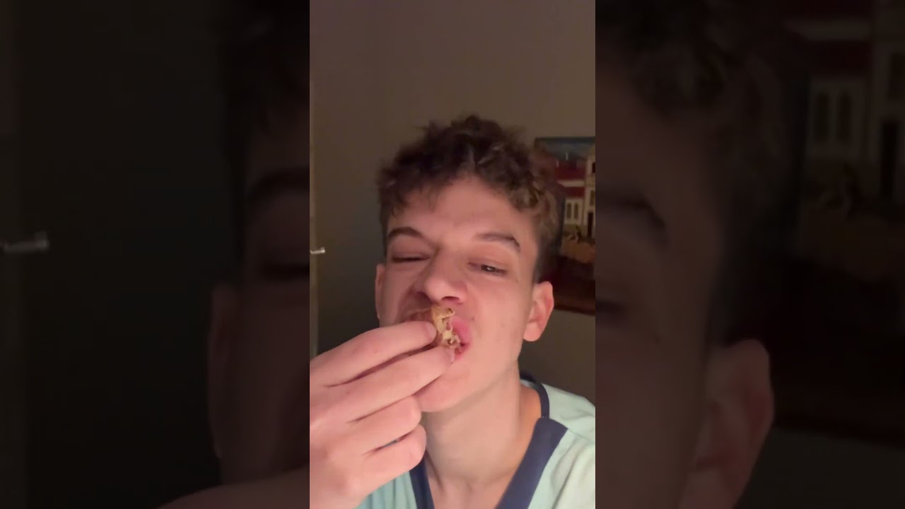 AVALIANDO UM CHOCOTTONE  #brasil #fyp #chocottone #bauducco #natal #ok