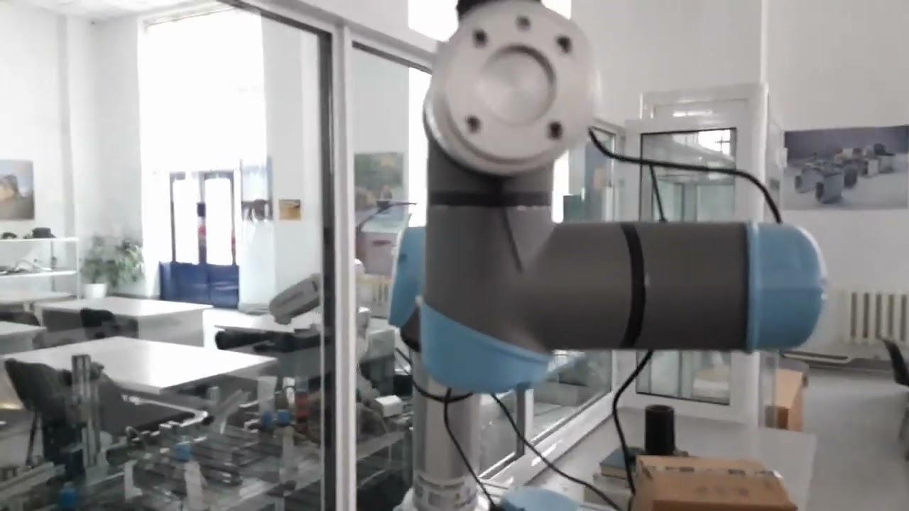 Face tracking with python using RTDE communication | Universal Robot UR5e