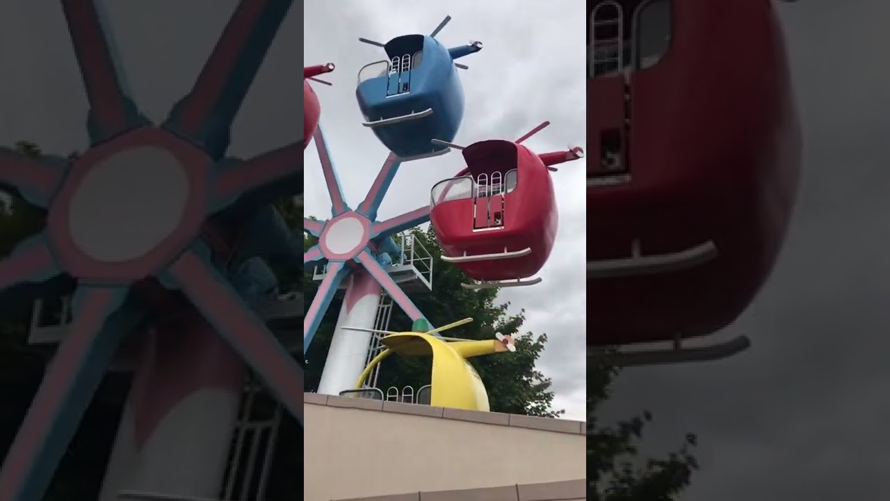 Miss Rabbits Helicopter Ride | Peppa Pig World Theme Park | Paultons ...