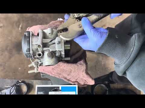 How to remove the fuel inlet on a Harley Davidson CV 40 carburetor with installation tips