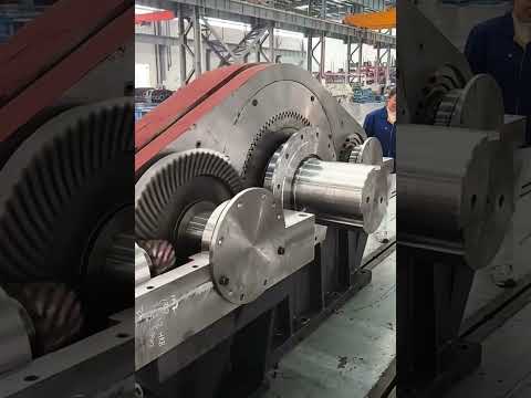 Do you know what type of gearbox is? #gearbox #triple #gear #shaft #industrial #mining #transmission