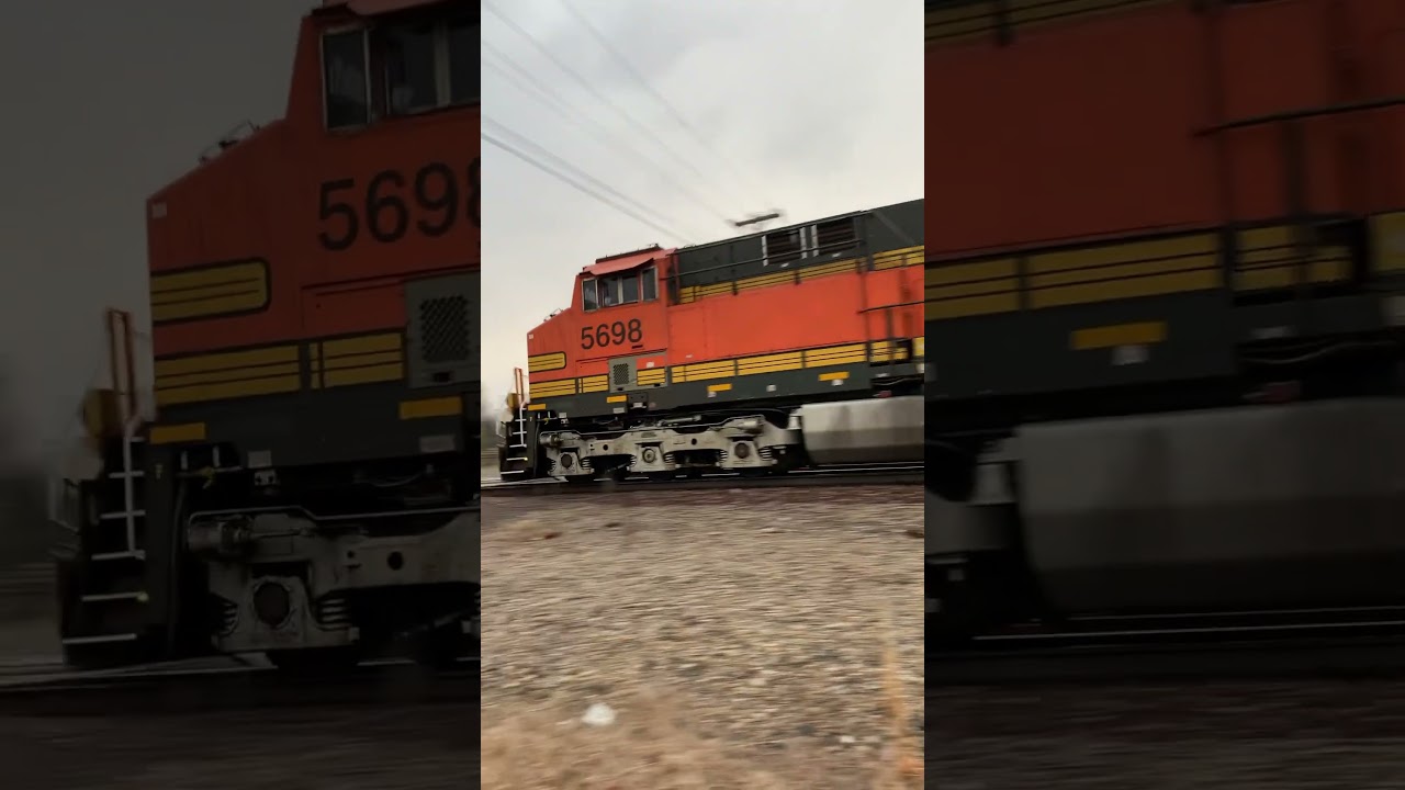 Rare BNSF AC4400CW Leads All H2 Manifest