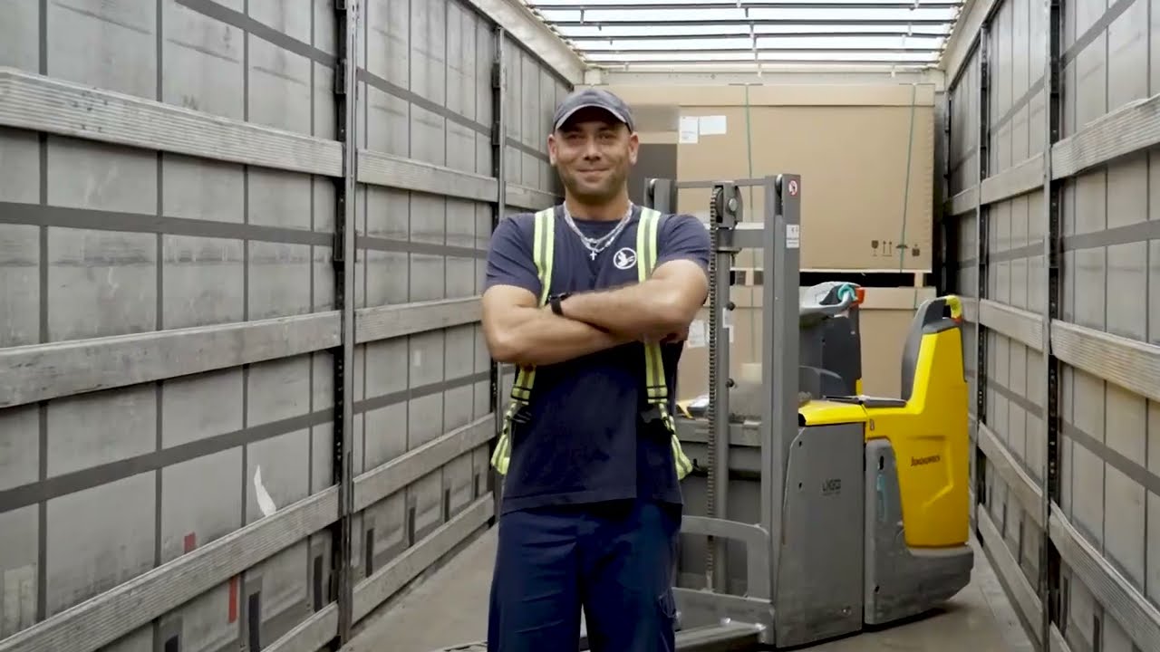 Hellmann Worldwide Logistics: Contract Logistics, Bor