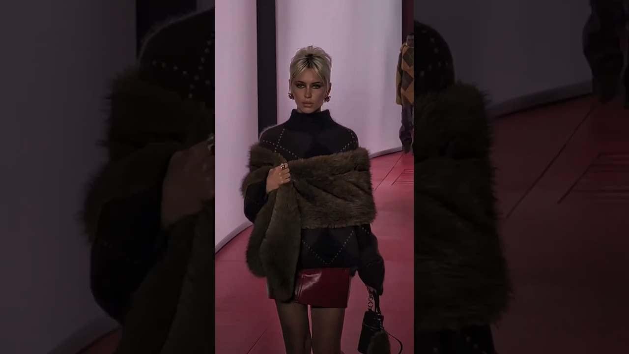 H&M&180: THE LONDON ISSUE ON DAY1 OF #LFW #runway #hm  #fashionmagazine