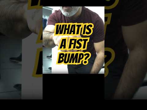 Fist bump #grammar #englishstream #speakenglish #learnenglish #english #englishlearning #ingles