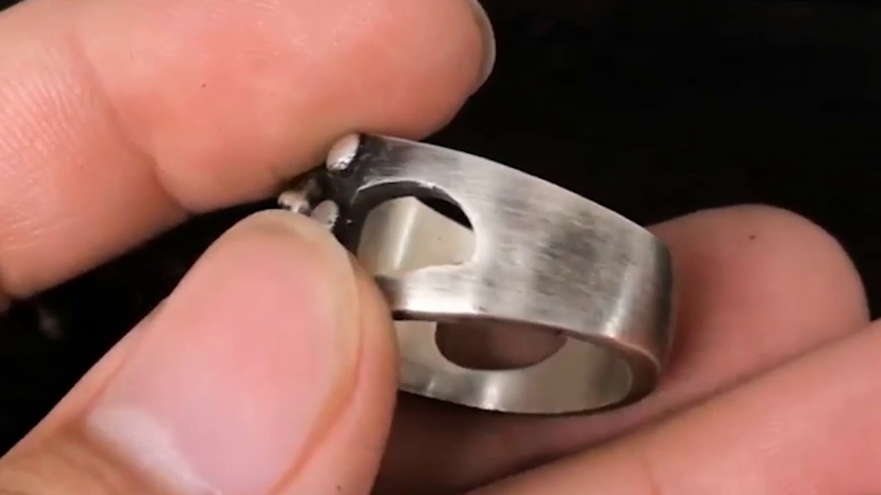 VINTAGE PUNK STERLING SILVER SKULL RING