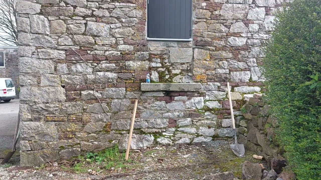 steps with reclaimed limestone to do