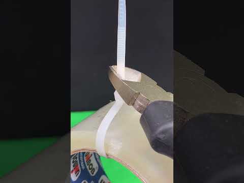 This ingenious scotch tape idea is sure to come in handy. #diy #tips #lifehacks