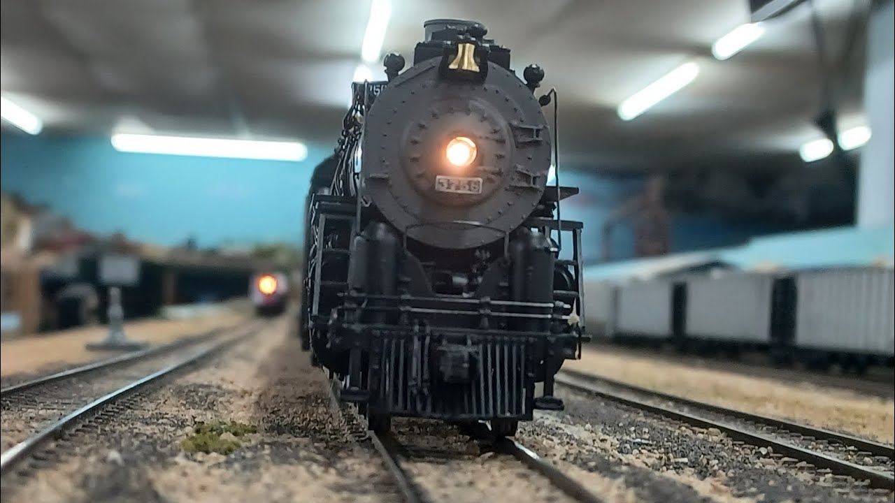 ATSF passenger train run by through Kernville!