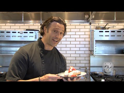 Making Cannolis with Chef Luca Della Casa