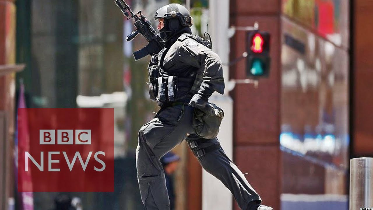 Sydney cafe hostages held by gunman