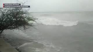 WATCH: Typhoon Quinta's strong winds, rain batter Southern Luzon, Mindoro