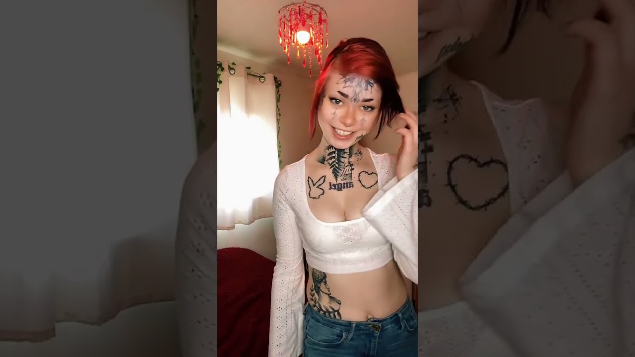 Tattooed Baddie (loucobbett_)