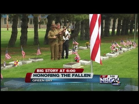 Hundreds Honor the Fallen at Ft. Howard Memorial Park