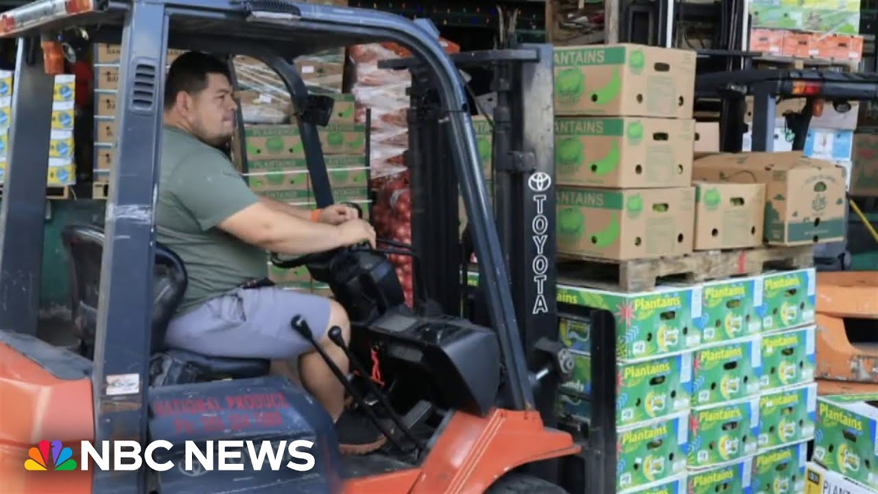 Trump lowers food tariffs aimed at reducing grocery prices