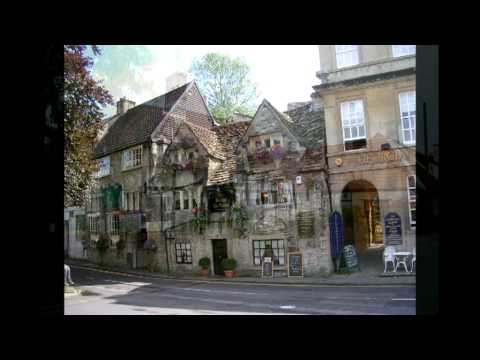 The English Village Explained - Trevor Yorke