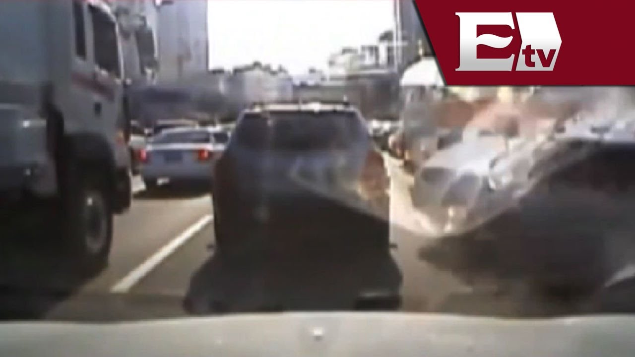 VIDEO: Auto embiste a camión por una falla en los frenos / Titulares con Vianey Esquinca