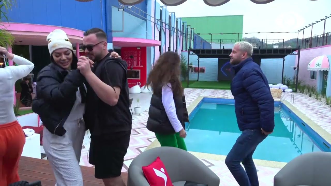 Atmosferë në shtëpi, banorët kërcejnë – Big Brother VIP 4 Atmosferë në shtëpi, banorët kërcejnë – Big Brother VIP 4