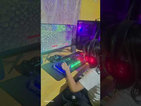 Me playing minecraft in a computer